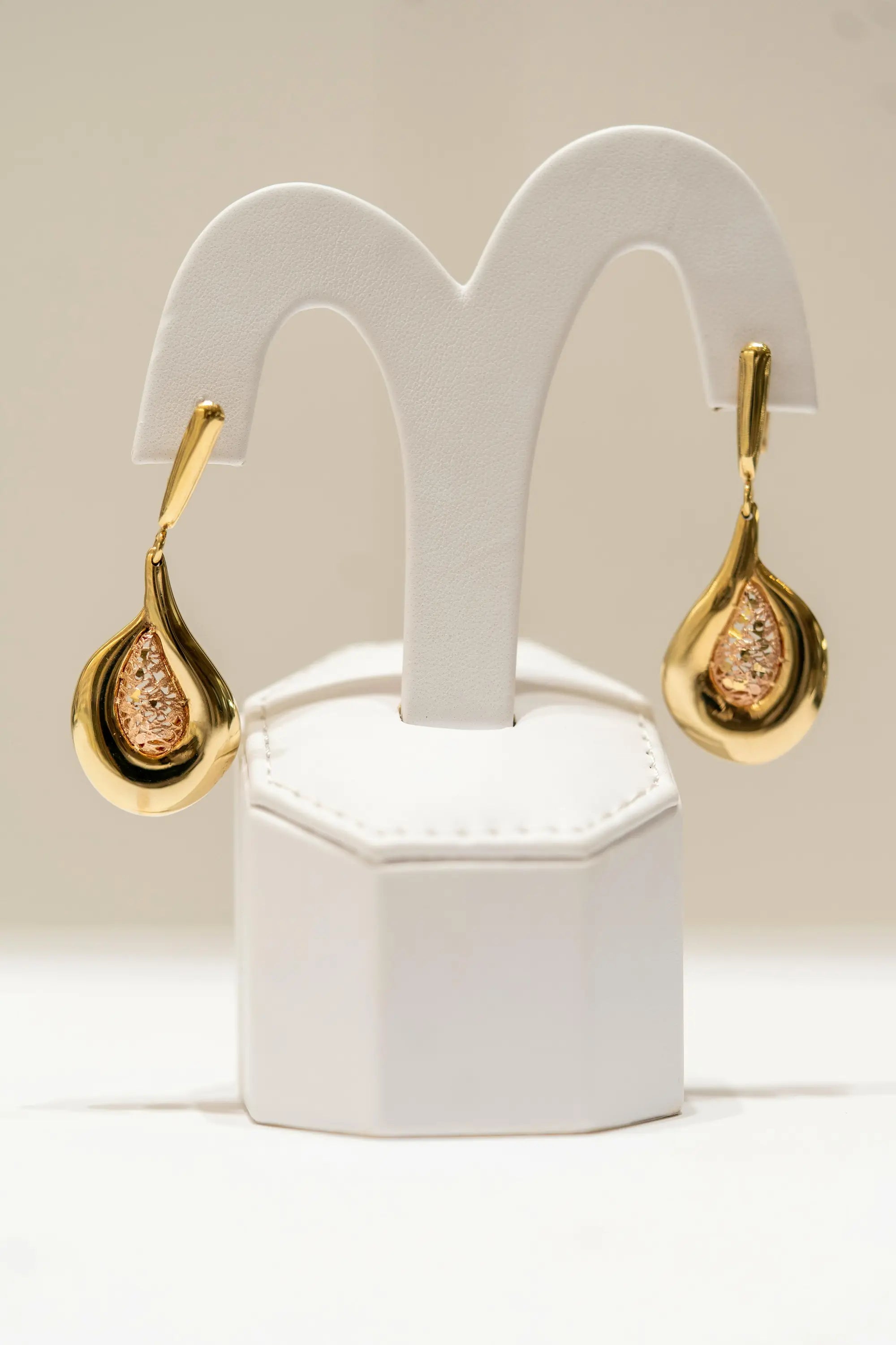 How To Display Earrings For Sale: Retail Tips That Attract More Buyers